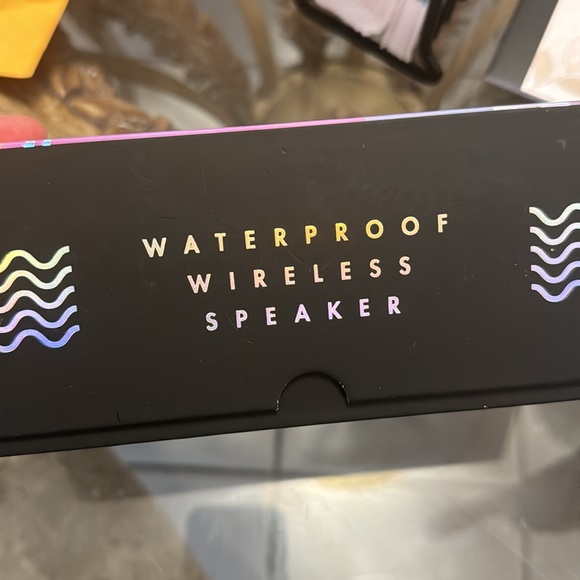 hydrobump | Portable Audio & Video | Hydrobump Waterproof Wireless ...